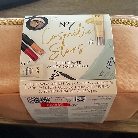 No7 | Makeup | Nwt No 7 The Ultimate Vanity Collection Makeup Bag With ...